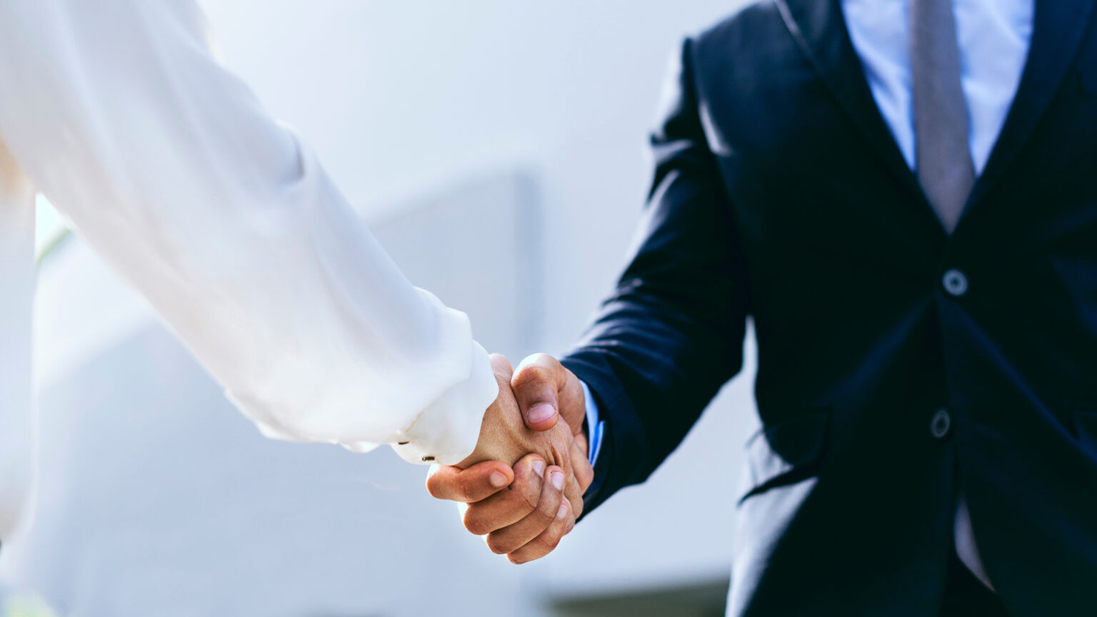 Real-time Alerting 101: How It Works & Why It's Critical | Dataminr